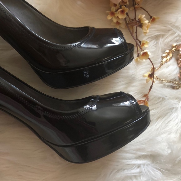 Stuart Weitzman | Shoes | Stuart Weitzman Peep Toe Platforms Pumps ...